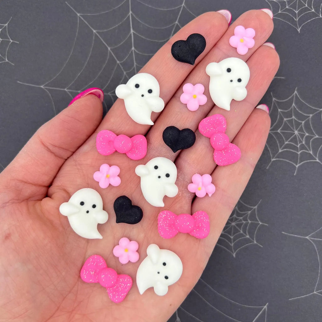 Small Icing Ghosts | Spooky Royal Icing Halloween Decorations | Simply ...