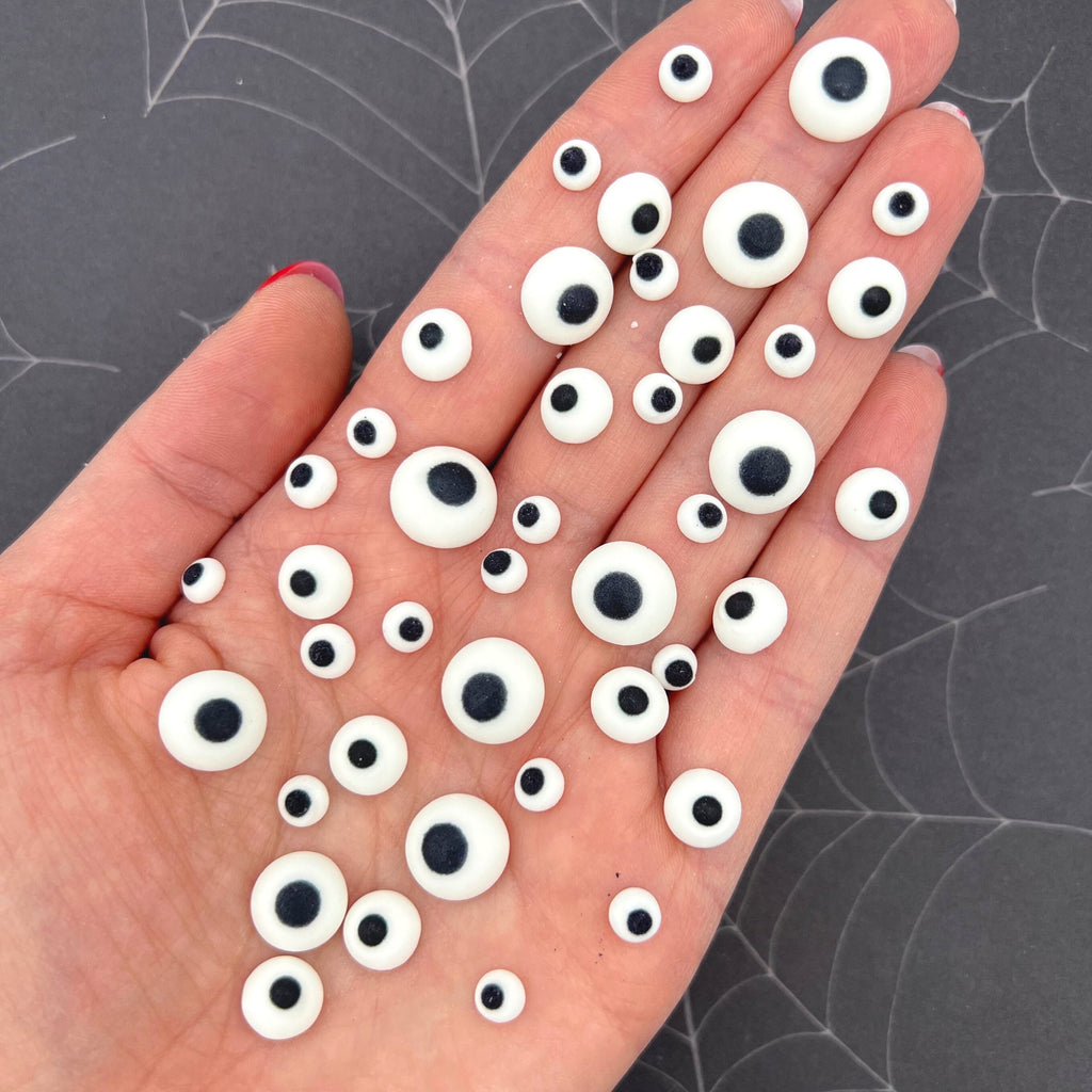 Mini Icing Eyeballs | Spooky Halloween Candy Decorations | Simply Sucre